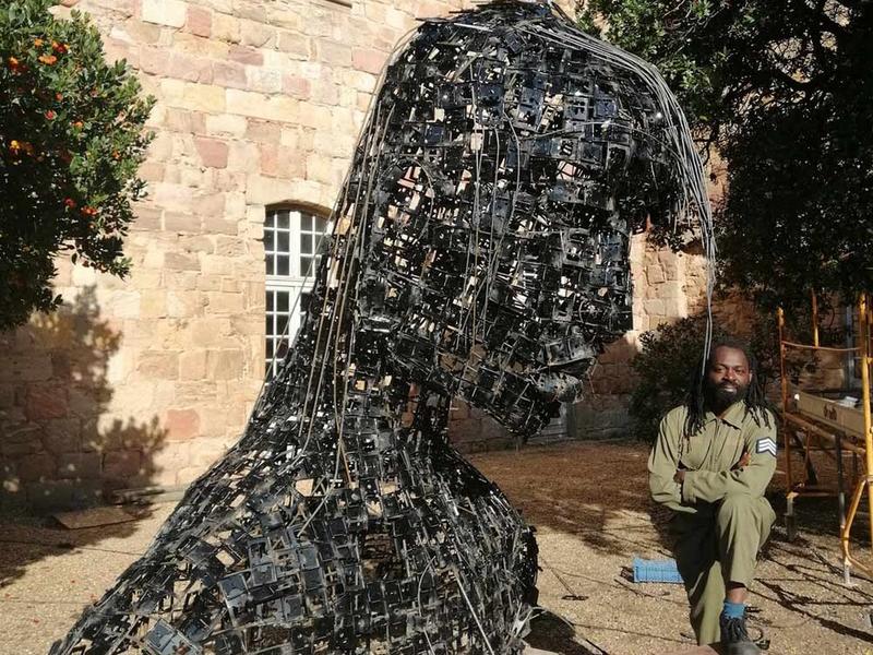 Du chaos naît l'Art Les Performeurs de Kinshasa - Comoedia